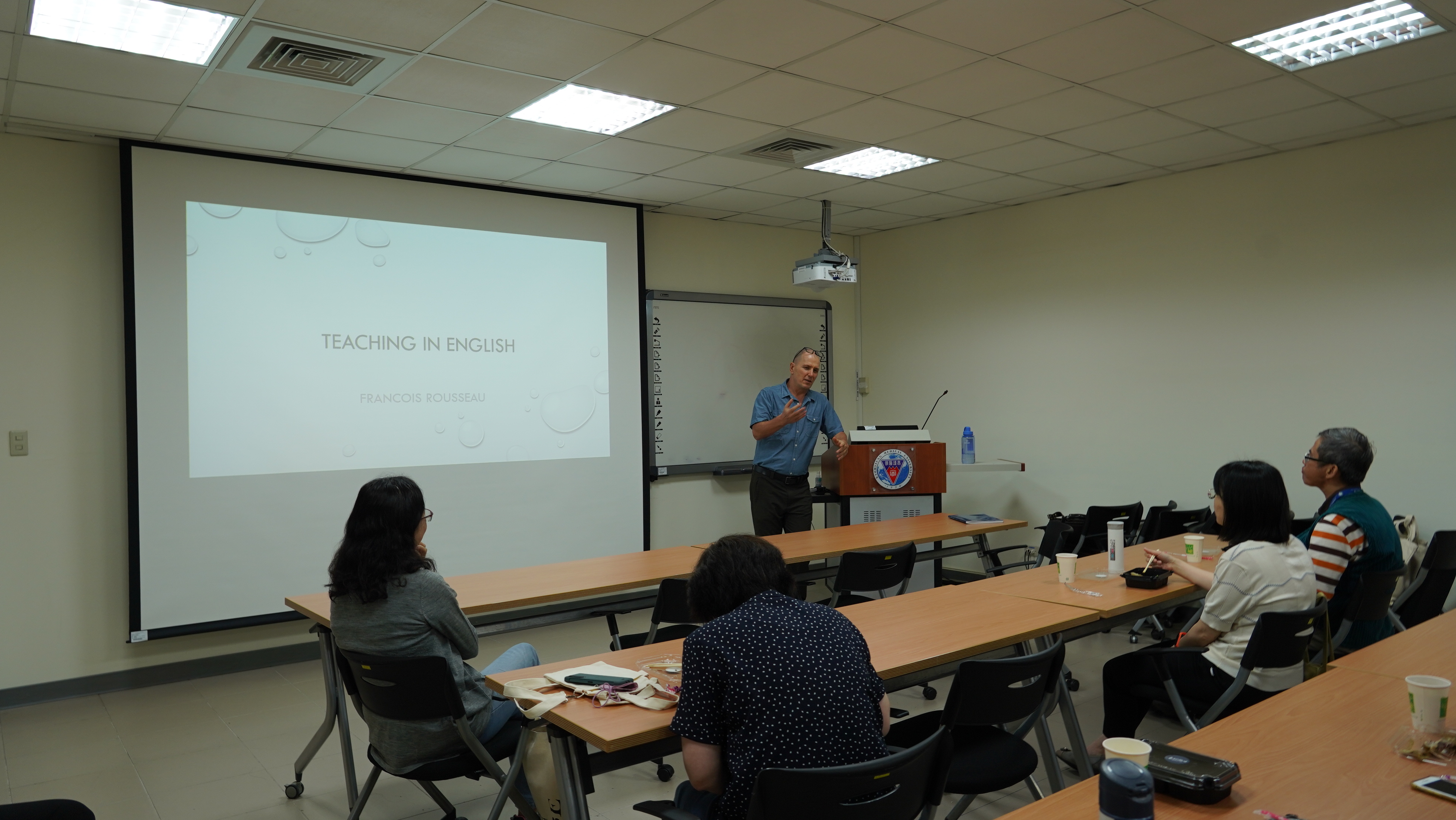 高雄醫學大學 醫學院 - 【活動公告及成果】112-2學期 「喔咿喔」教師英文教學口說自主訓練社群 (OEOW Teacher English ...